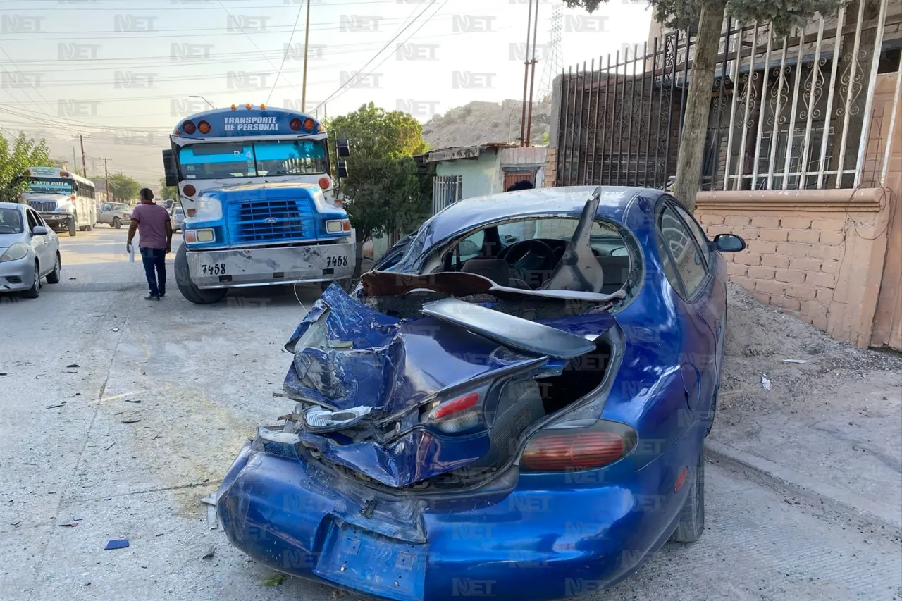 Juárez Camión De Personal Se Queda Sin Frenos Y Choca Dos Carros