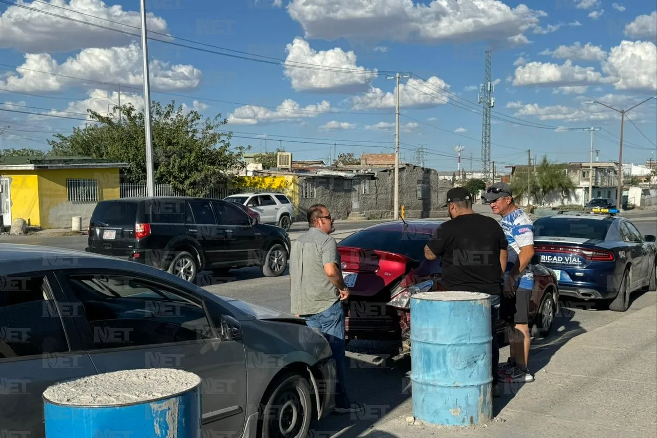 Se Queda Sin Frenos Y Causa Carambola