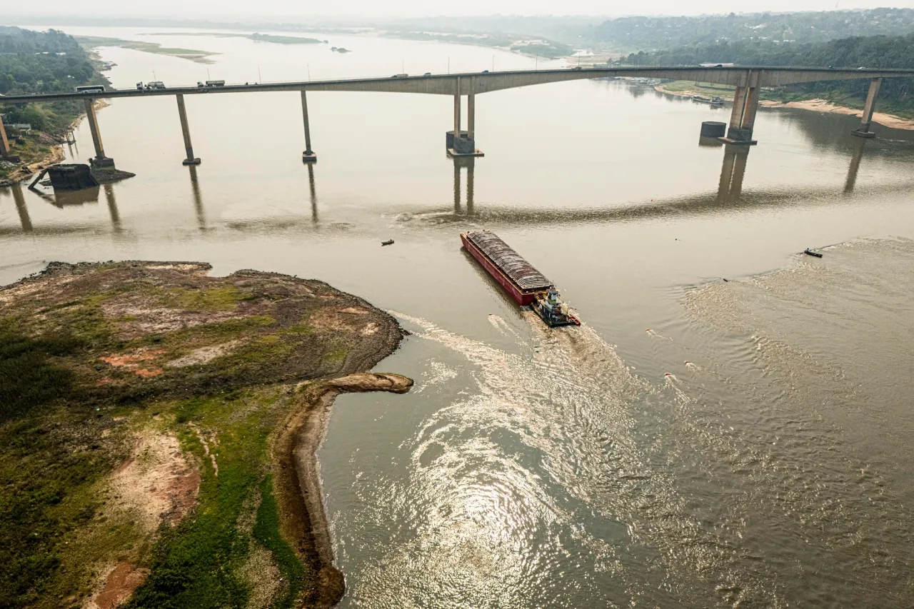 El río Paraguay registra su menor nivel de agua en más de un siglo en ...
