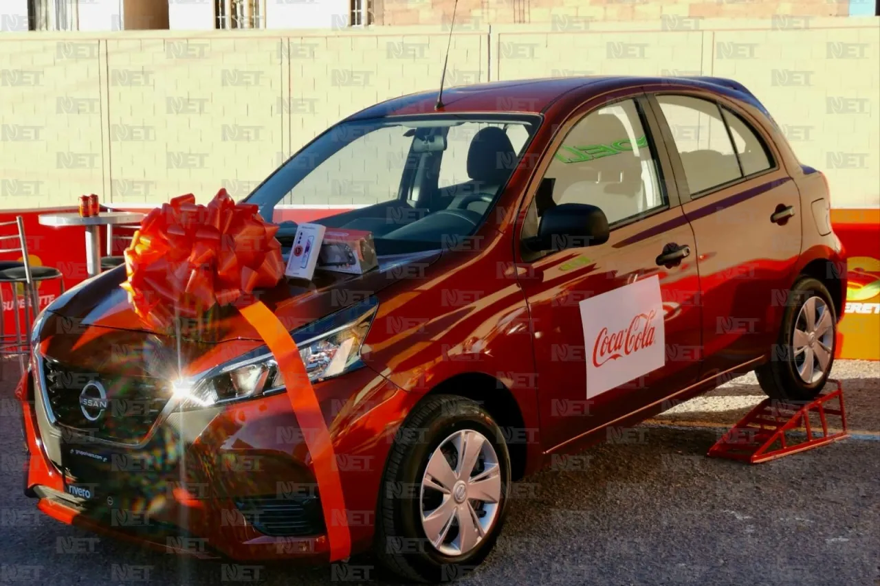 Superette, Del Río y Coca-Cola entregan auto a ganador de 'Navidad ...
