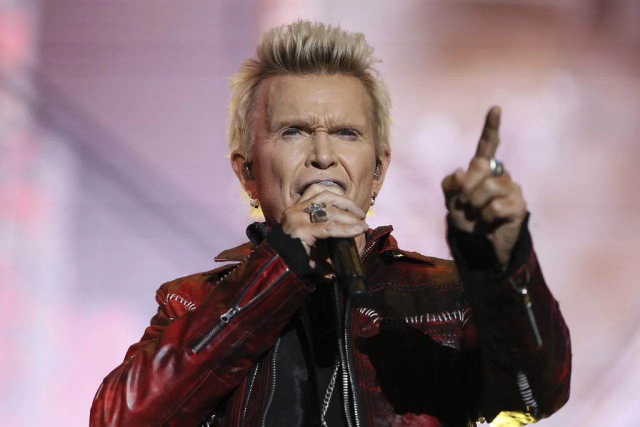 Billy Idol habla sobre su álbum, su documental, adicciones y el Salón ...