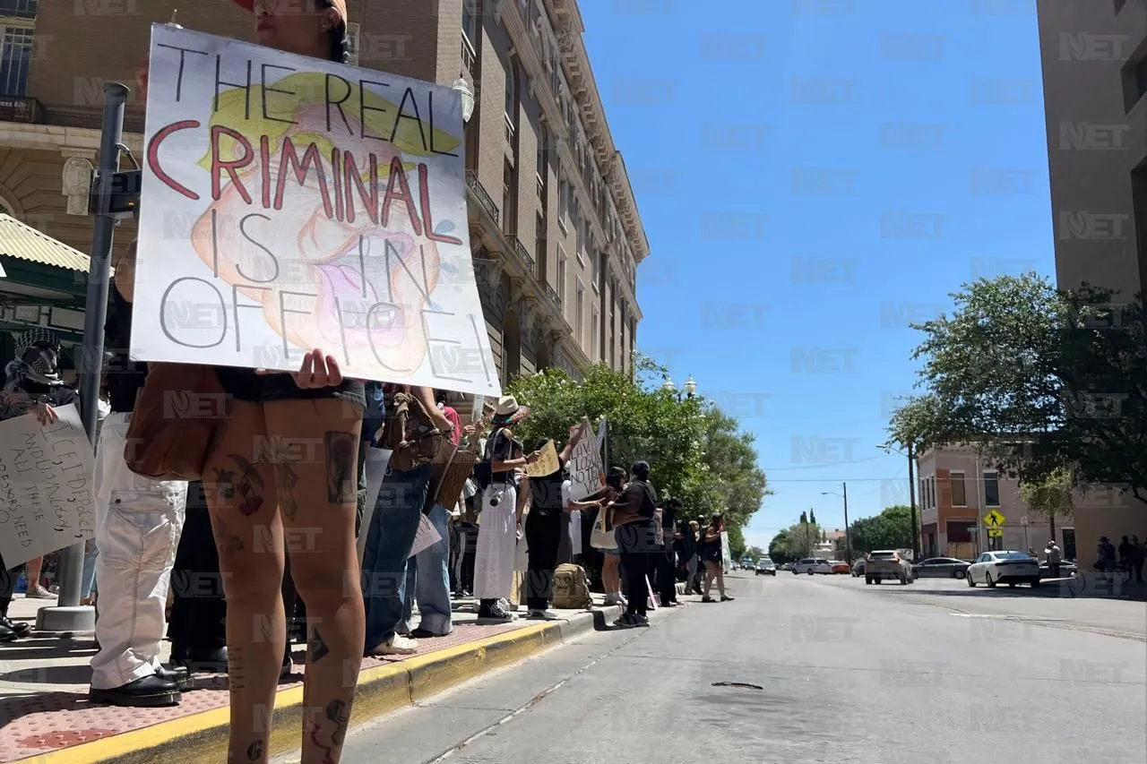 'Fuera ICE': Protestan jóvenes paseños contra política migratoria de Trump