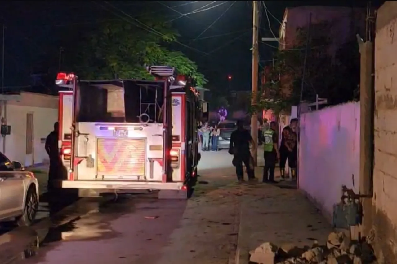 Deja trágico incendio a dos personas muertas en la Lucio Cabañas