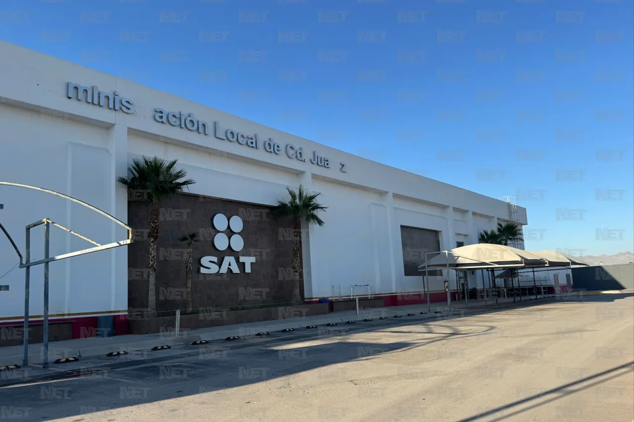 Empleados del SAT toman oficinas en Juárez; exigen salario retroactivo