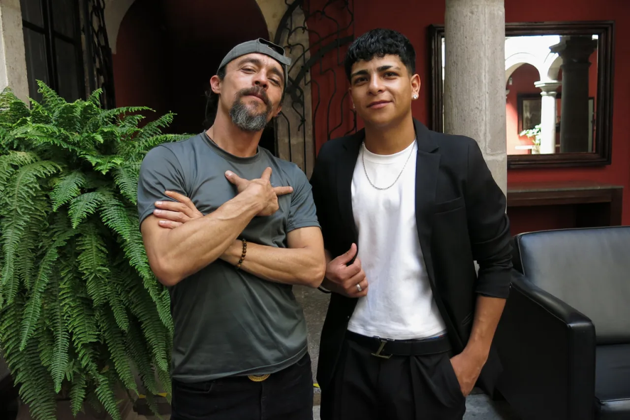 Juarense Víctor Prieto llega al cine con cinta sobre romance gay de traileros