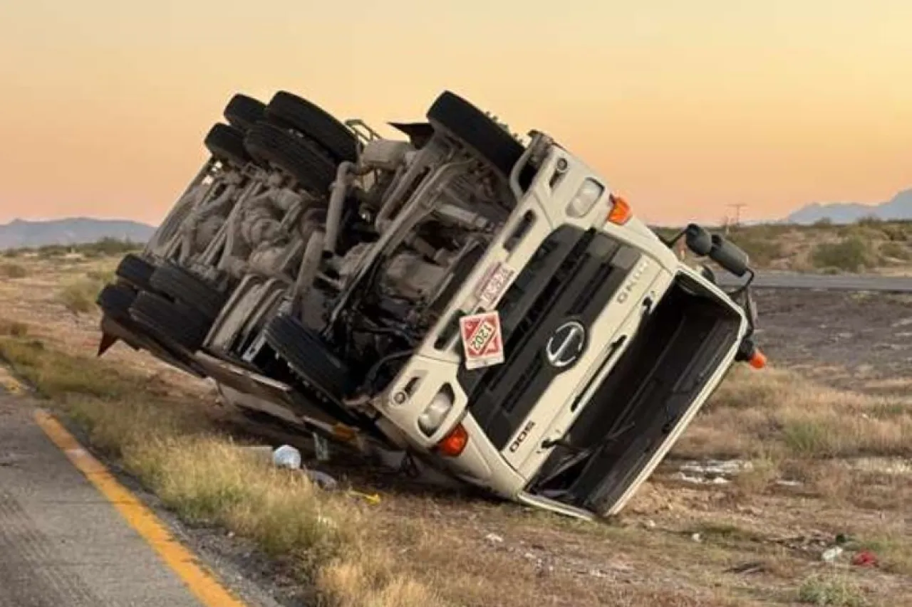 Volcadura de pipa provoca cierre parcial en carretera Chihuahua–Juárez