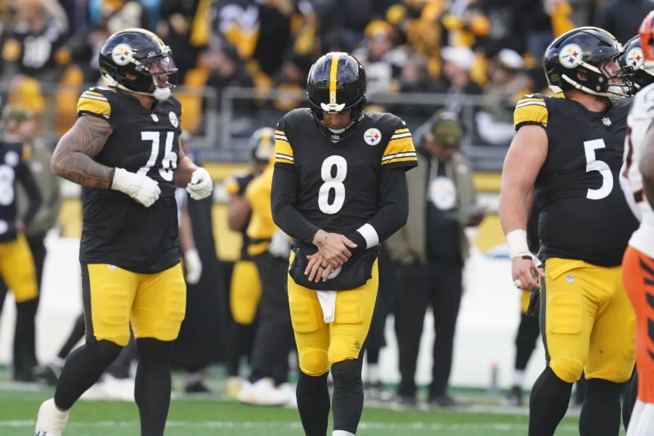 Steelers: Aaron Rodgers entrena con férula, pero sigue siendo duda para ...