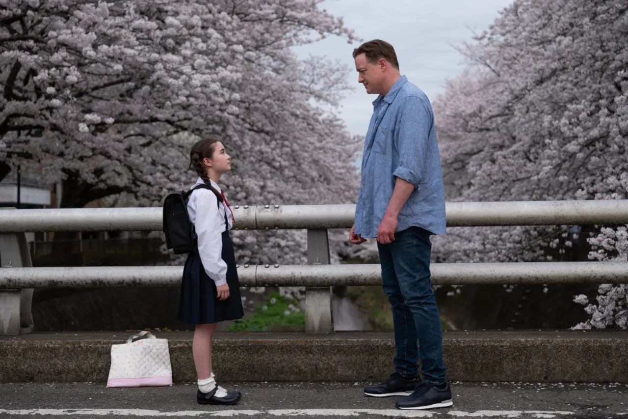 Brendan Fraser es un actor mediocre con un gran corazón en 'Rental Family'