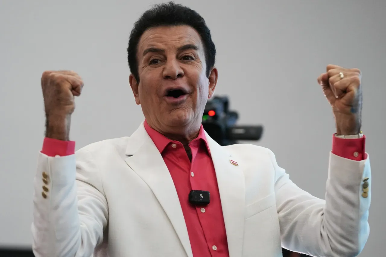 Salvador Nasralla lidera contienda presidencial en Honduras