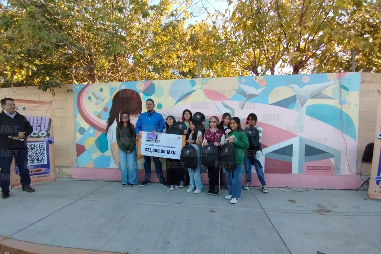 Profesor pinta mural con sus alumnas y gana concurso del muro cívico ...