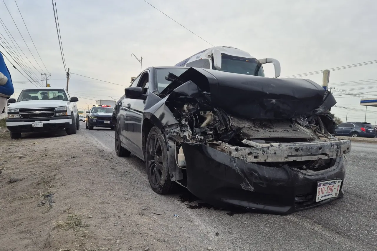 Camión Sin Frenos Provoca Choque Múltiple En óscar Flores