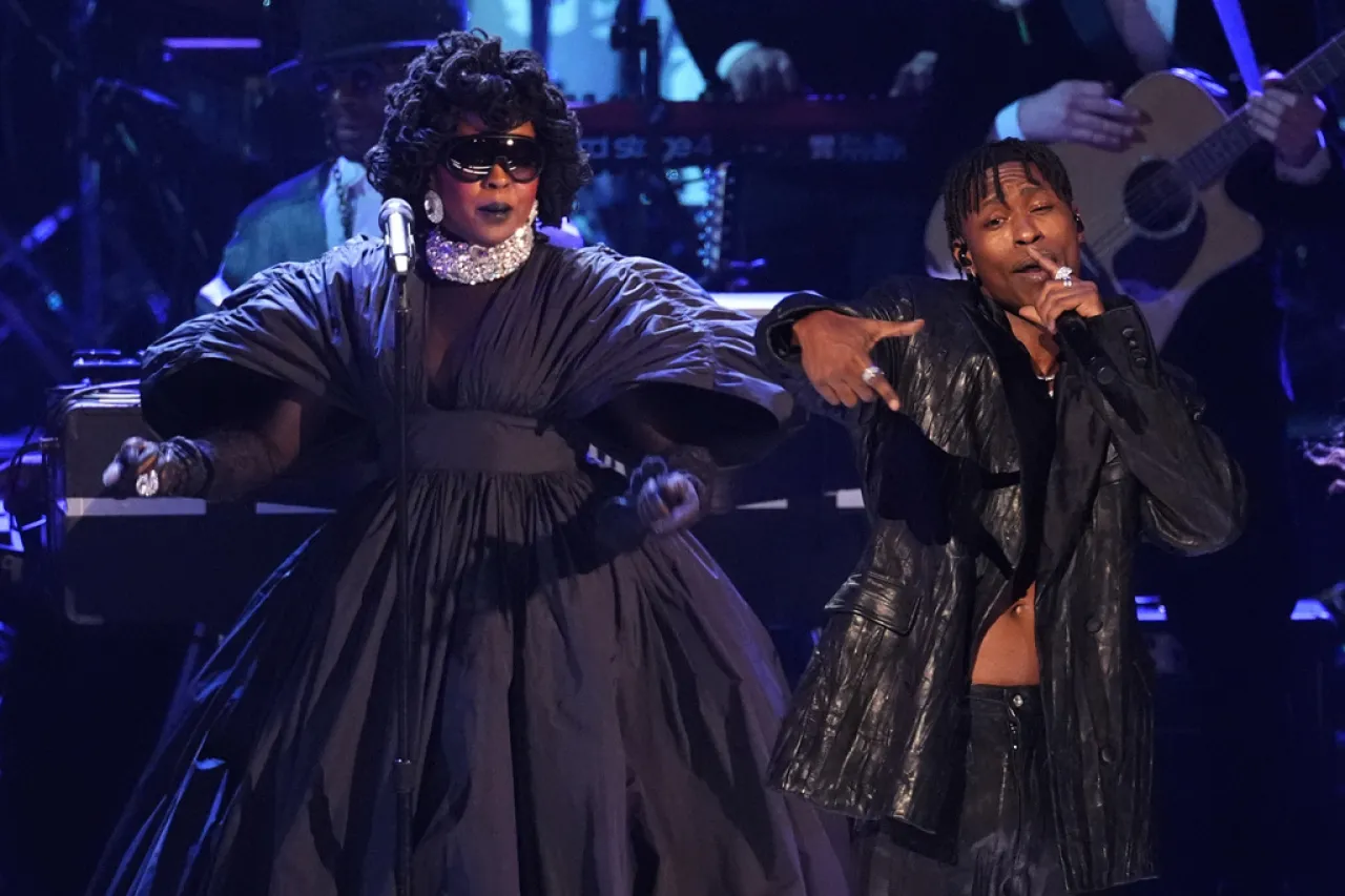 Momentos clave de los Grammy: Mars, Carpenter y un Bieber en boxer
