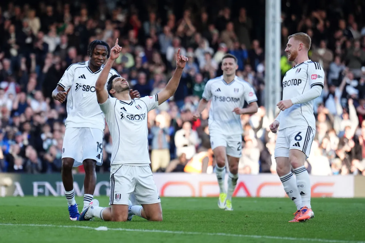 Confirma Fulham salida de Raúl Jiménez